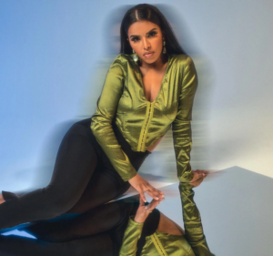 Imen Es répond aux critiques après accusations de chirurgie ratée